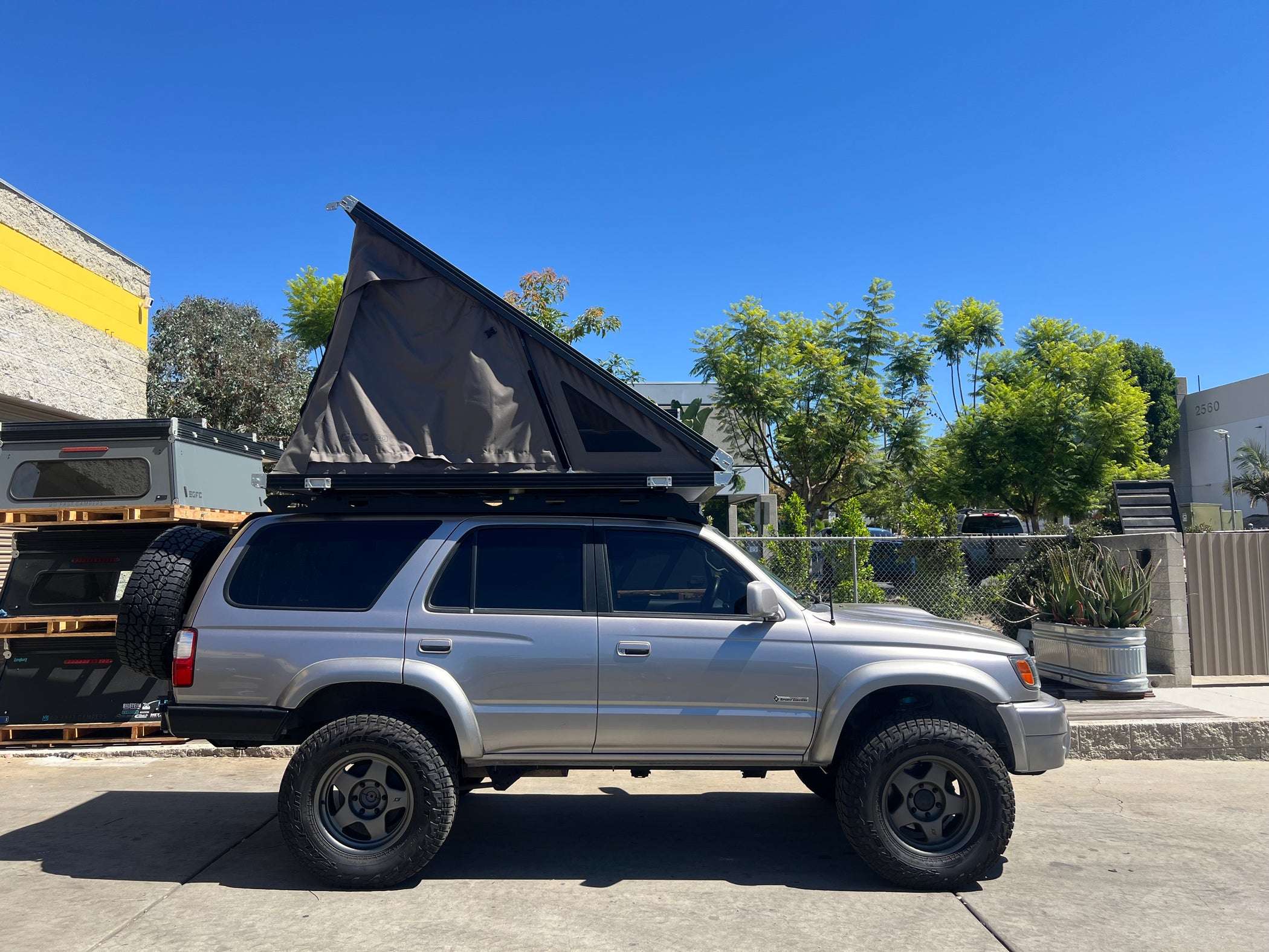 2002 Toyota 4Runner Rooftop Tent (RTT) - Build #1101 – GoFastCampers